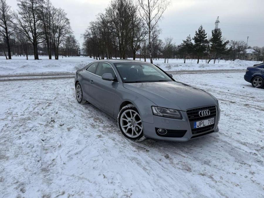 Grey Audi A5 2008 in Klaipeda, with an engine capacity of 2.97 L and mileage of 290 thousand km for 4750 €, photo 1 on AUTOMOTO.COM.LV