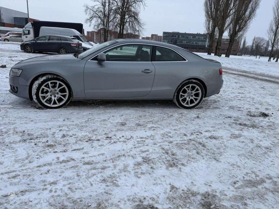 Grey Audi A5 2008 in Klaipeda, with an engine capacity of 2.97 L and mileage of 290 thousand km for 4750 €, photo 2 on AUTOMOTO.COM.LV