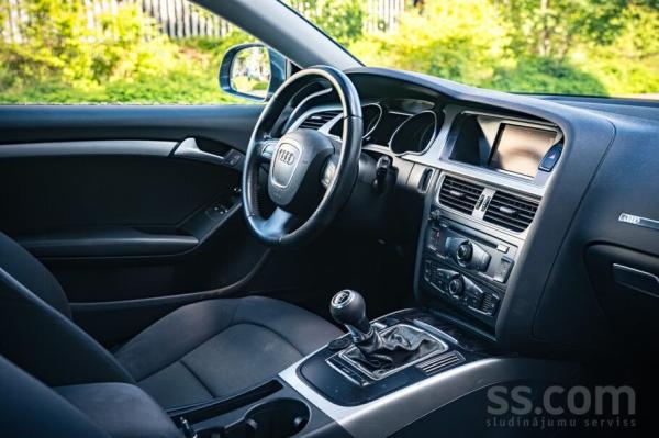 Grey Audi A5 2008 in Riga, with an engine capacity of 1.80 L and mileage of 0 thousand km for 2490 €, photo 7 on AUTOMOTO.COM.LV