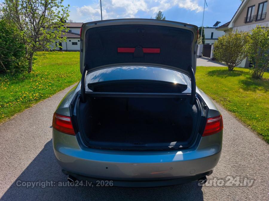 Pelēks Audi A5 2008 Tallina, ar dzinēja tilpumu 2.70 L un nobraukumu 293 tūkst. km par 6500 €, foto 14 vietnē AUTOMOTO.COM.LV