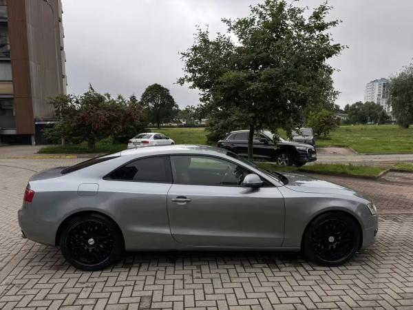 Pelēks Audi A5 2008 Rīga, ar dzinēja tilpumu 2.70 L un nobraukumu 326 tūkst. km par 4990 €, foto 3 vietnē AUTOMOTO.COM.LV
