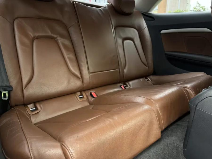 Grey Audi A5 2008 in Riga, with an engine capacity of 2.70 L and mileage of 326 thousand km for 4990 €, photo 16 on AUTOMOTO.COM.LV