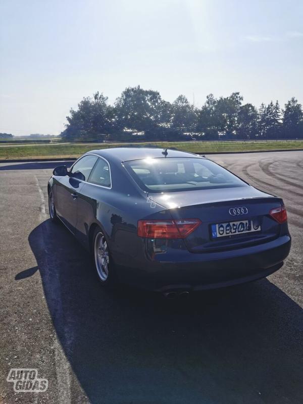 Pelēks Audi A5 2008 Kauņa, ar dzinēja tilpumu 1.80 L un nobraukumu 267 tūkst. km par 3600 €, foto 3 vietnē AUTOMOTO.COM.LV