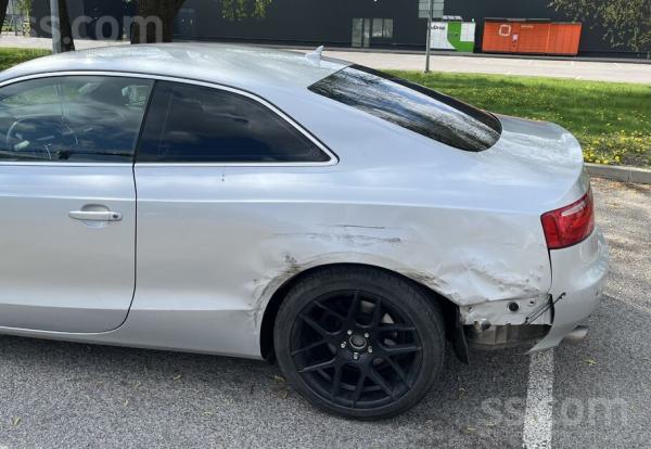 Pelēks Audi A5 2008 Rīga, ar dzinēja tilpumu 2.70 L un nobraukumu 393 tūkst. km par 3400 €, foto 7 vietnē AUTOMOTO.COM.LV