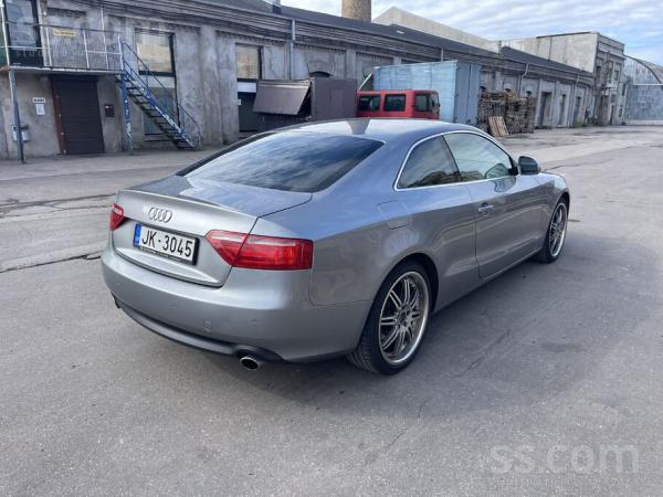 Ауди А5 2008 в Рига на AUTOMOTO.COM.LV Серый Ауди А5 2008 в Рига, объемом двигателя 2.70 л и пробегом 299 тыс. км за 6500 €, фото 4 на AUTOMOTO.COM.LV