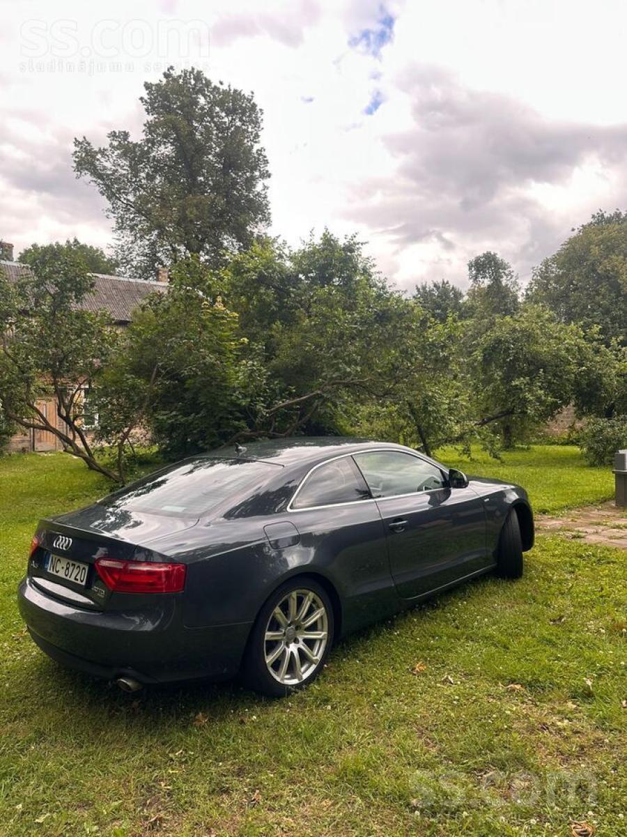 Grey Audi A5 2009 in Riga, with an engine capacity of 3.00 L and mileage of 272 thousand km for 7400 €, photo 2 on AUTOMOTO.COM.LV