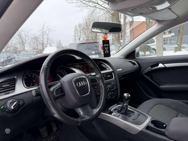 Pelēks Audi A5 2009 Kauņa, ar dzinēja tilpumu 1.80 L un nobraukumu 273 tūkst. km par 4350 €, foto 6 vietnē AUTOMOTO.COM.LV