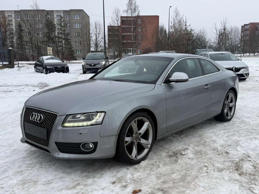 Grey Audi A5 2009 in Alytus, with an engine capacity of 1.98 L and mileage of 259 thousand km for 4299 €, photo 1 on AUTOMOTO.COM.LV