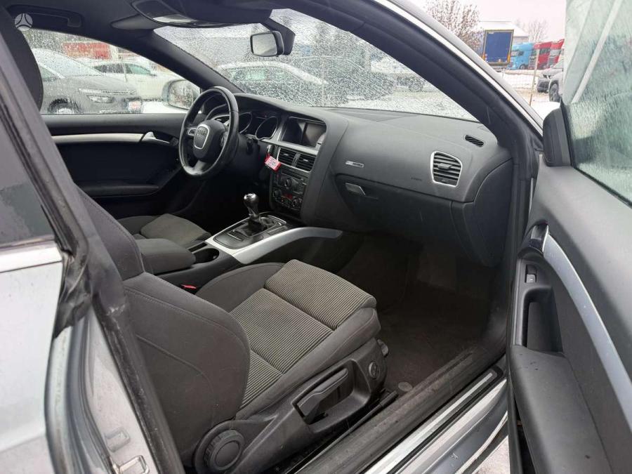Grey Audi A5 2009 in Alytus, with an engine capacity of 1.98 L and mileage of 259 thousand km for 4299 €, photo 6 on AUTOMOTO.COM.LV