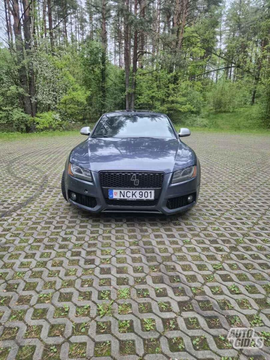 Grey Audi A5 2009 in Moletai, with an engine capacity of 3.20 L and mileage of 233 thousand km for 3400 €, photo 6 on AUTOMOTO.COM.LV