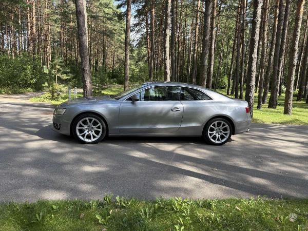 Серый Ауди А5 2009 в Вильнюс, объемом двигателя 2.70 л и пробегом 360 тыс. км за 3700 €, фото 2 на AUTOMOTO.COM.LV