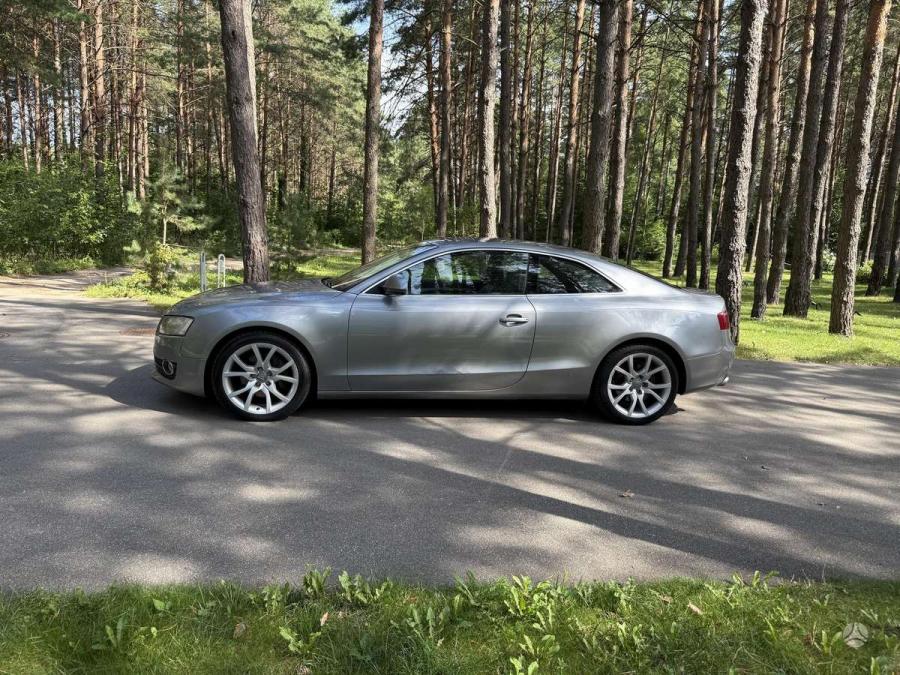 Grey Audi A5 2009 in Vilnius, with an engine capacity of 2.70 L and mileage of 360 thousand km for 3700 €, photo 3 on AUTOMOTO.COM.LV