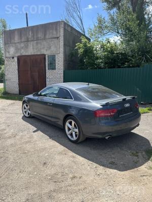 Pelēks Audi A5 2010 Daugavpils, ar dzinēja tilpumu 2.70 L un nobraukumu 303 tūkst. km par 6900 €, foto 4 vietnē AUTOMOTO.COM.LV