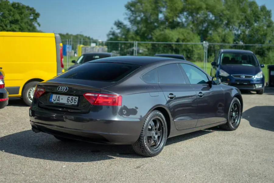 Pelēks Audi A5 2010 Liepāja, ar dzinēja tilpumu 2.00 L un nobraukumu 358 tūkst. km par 6700 €, foto 5 vietnē AUTOMOTO.COM.LV