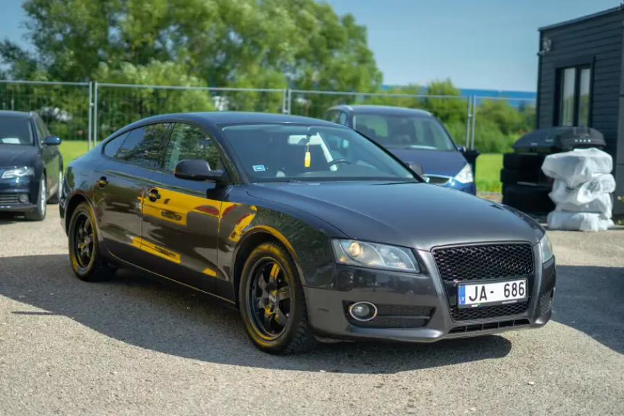 Pelēks Audi A5 2010 Liepāja, ar dzinēja tilpumu 2.00 L un nobraukumu 358 tūkst. km par 6700 €, foto 6 vietnē AUTOMOTO.COM.LV