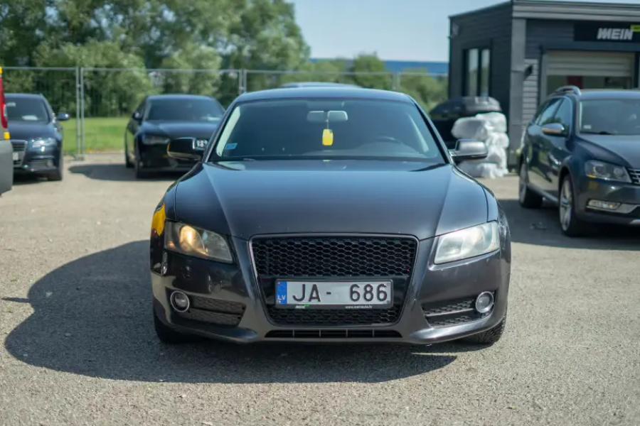 Pelēks Audi A5 2010 Liepāja, ar dzinēja tilpumu 2.00 L un nobraukumu 358 tūkst. km par 6700 €, foto 7 vietnē AUTOMOTO.COM.LV