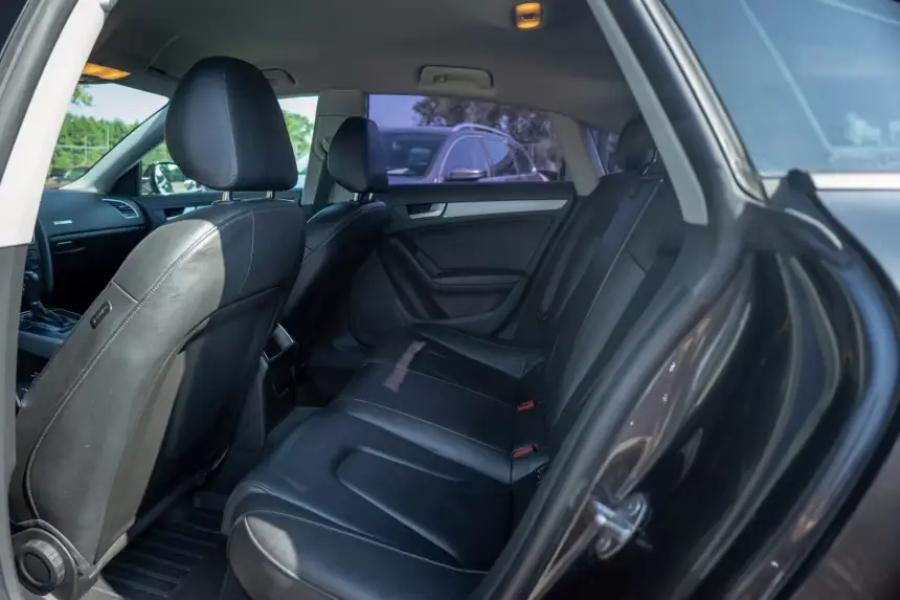 Pelēks Audi A5 2010 Liepāja, ar dzinēja tilpumu 2.00 L un nobraukumu 358 tūkst. km par 6700 €, foto 10 vietnē AUTOMOTO.COM.LV