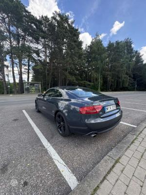 Grey Audi A5 2010 in Elektrenai, with an engine capacity of 2.97 L and mileage of 233 thousand km for 6900 €, photo 8 on AUTOMOTO.COM.LV