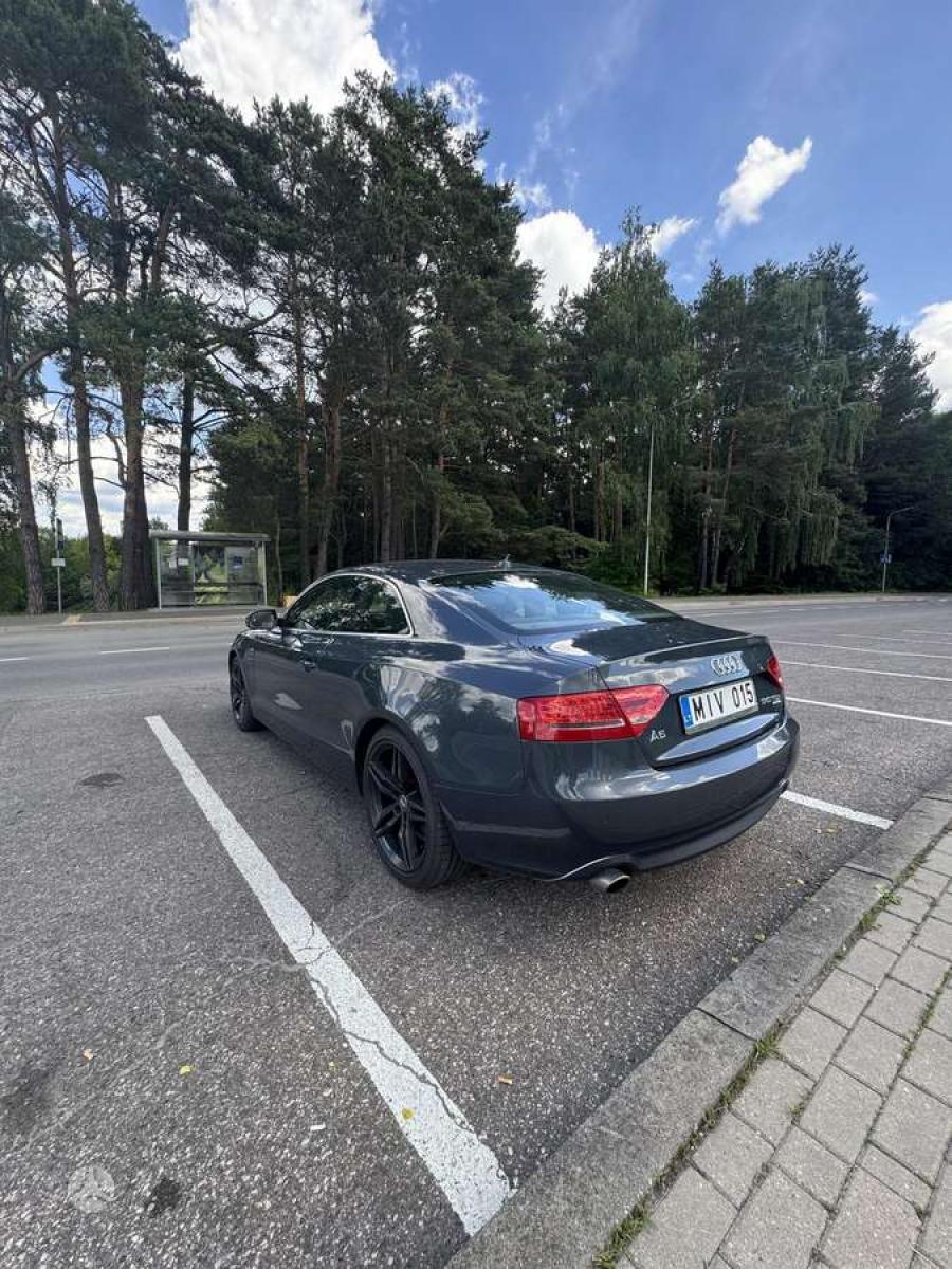 Grey Audi A5 2010 in Elektrenai, with an engine capacity of 2.97 L and mileage of 233 thousand km for 6900 €, photo 8 on AUTOMOTO.COM.LV