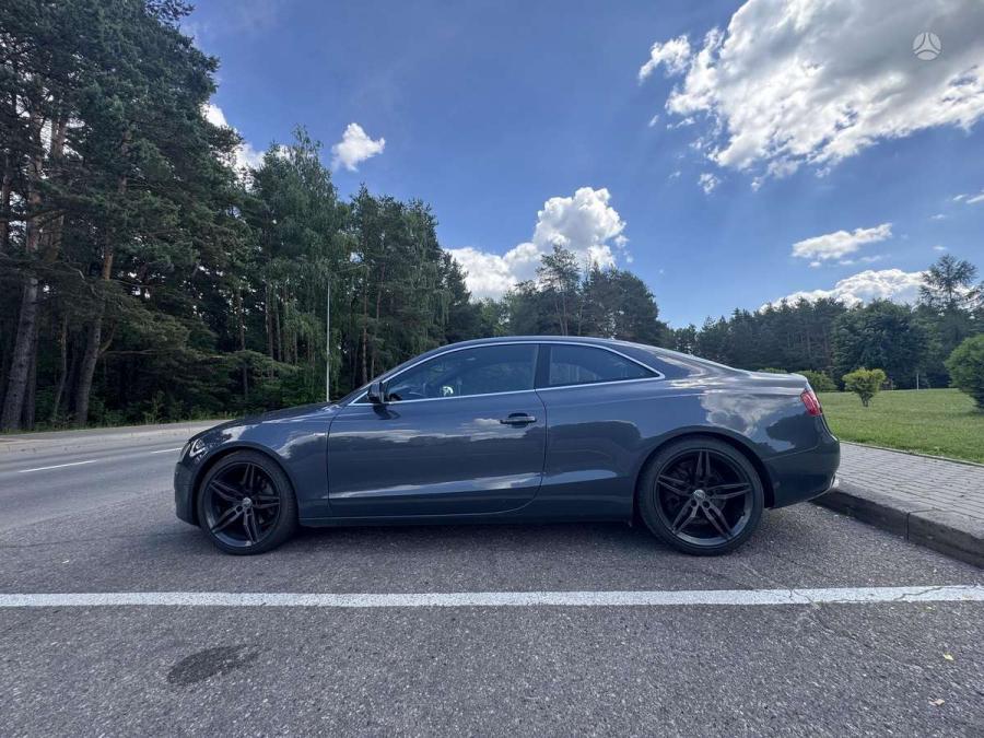 Grey Audi A5 2010 in Elektrenai, with an engine capacity of 2.97 L and mileage of 233 thousand km for 6900 €, photo 9 on AUTOMOTO.COM.LV