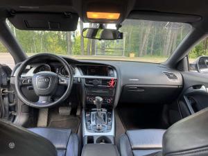 Grey Audi A5 2010 in Elektrenai, with an engine capacity of 2.97 L and mileage of 233 thousand km for 6900 €, photo 12 on AUTOMOTO.COM.LV