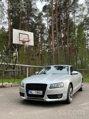 Pelēks Audi A5 2010 Rīga, ar dzinēja tilpumu 2.00 L un nobraukumu 307 tūkst. km par 6900 €, foto  vietnē AUTOMOTO.COM.LV