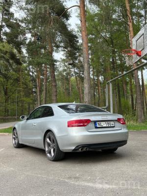 Pelēks Audi A5 2010 Rīga, ar dzinēja tilpumu 2.00 L un nobraukumu 307 tūkst. km par 6900 €, foto 3 vietnē AUTOMOTO.COM.LV