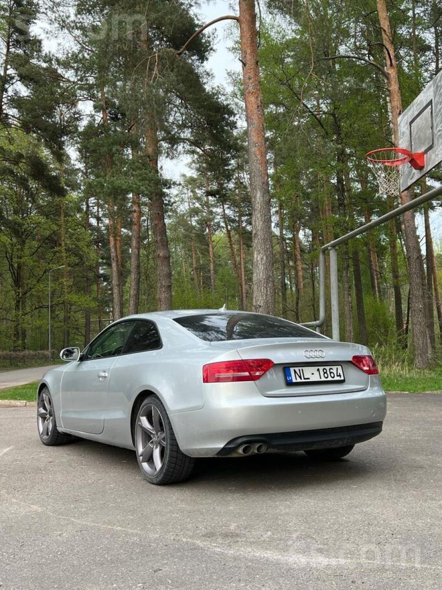 Pelēks Audi A5 2010 Rīga, ar dzinēja tilpumu 2.00 L un nobraukumu 307 tūkst. km par 6900 €, foto 3 vietnē AUTOMOTO.COM.LV
