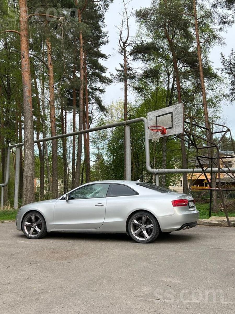 Pelēks Audi A5 2010 Rīga, ar dzinēja tilpumu 2.00 L un nobraukumu 307 tūkst. km par 6900 €, foto 4 vietnē AUTOMOTO.COM.LV