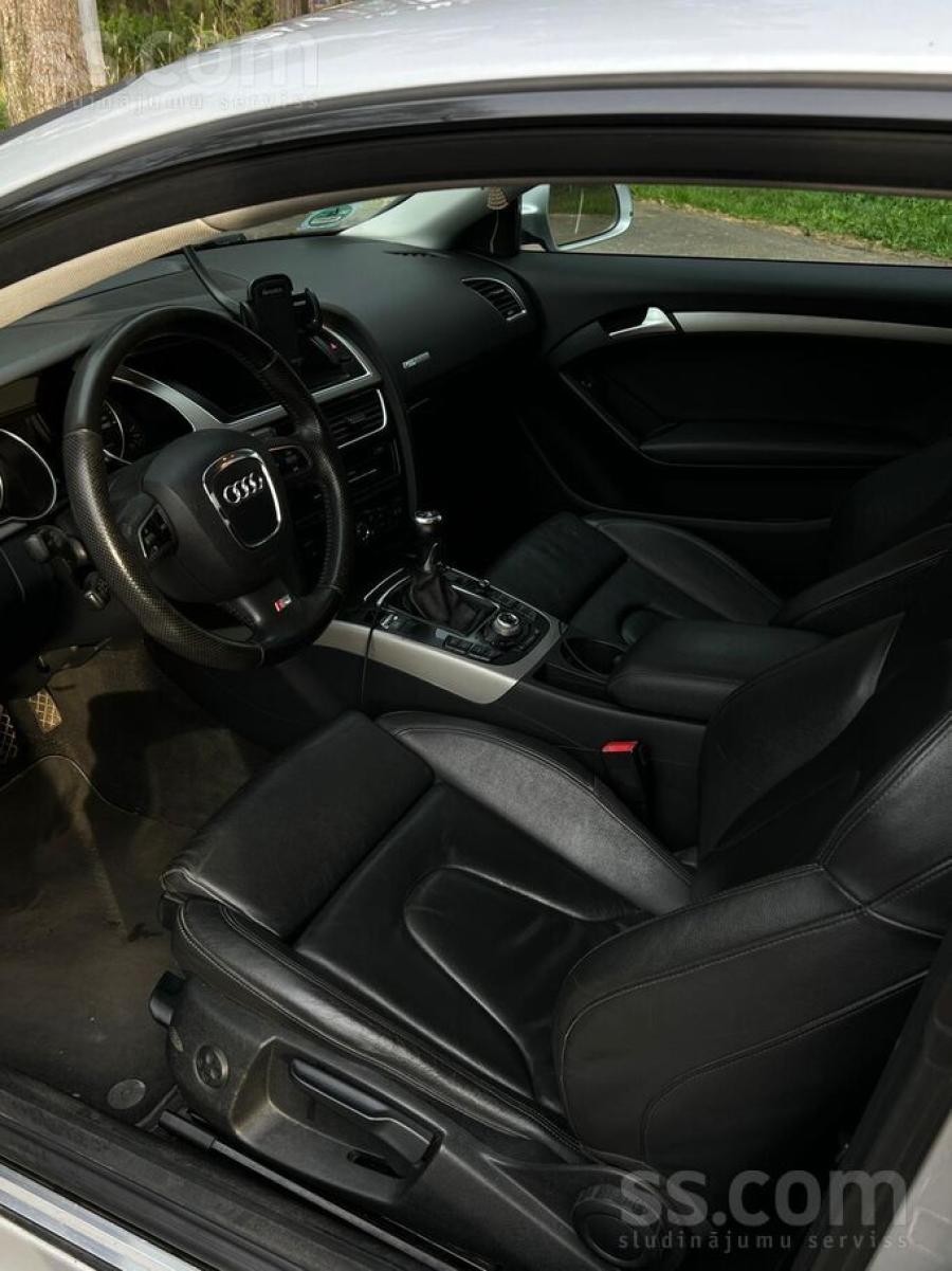 Pelēks Audi A5 2010 Rīga, ar dzinēja tilpumu 2.00 L un nobraukumu 307 tūkst. km par 6900 €, foto 11 vietnē AUTOMOTO.COM.LV