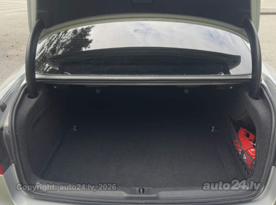 Grey Audi A5 2010 in Tallinn, with an engine capacity of 2.00 L and mileage of 128 thousand km for 8000 €, photo 9 on AUTOMOTO.COM.LV