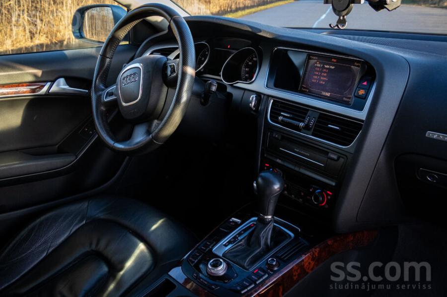 Grey Audi A5 2011 in Tukums, with an engine capacity of 2.00 L and mileage of 130 thousand km for 7200 €, photo 12 on AUTOMOTO.COM.LV