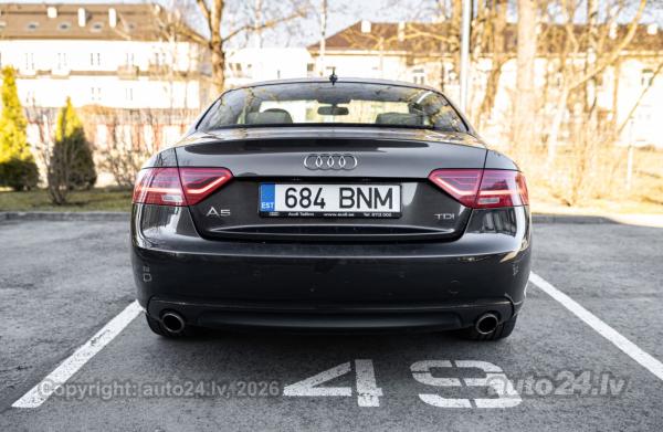 Pelēks Audi A5 2013 Tallina, ar dzinēja tilpumu 3.00 L un nobraukumu 260 tūkst. km par 8999 €, foto 3 vietnē AUTOMOTO.COM.LV