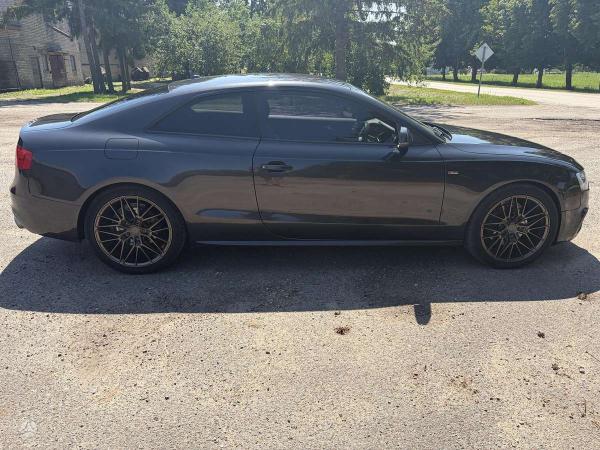 Grey Audi A5 2013 in Raseiniai, with an engine capacity of 3.00 L and mileage of 250 thousand km for 4500 €, photo 5 on AUTOMOTO.COM.LV