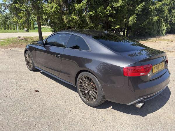Grey Audi A5 2013 in Raseiniai, with an engine capacity of 3.00 L and mileage of 250 thousand km for 4500 €, photo 7 on AUTOMOTO.COM.LV