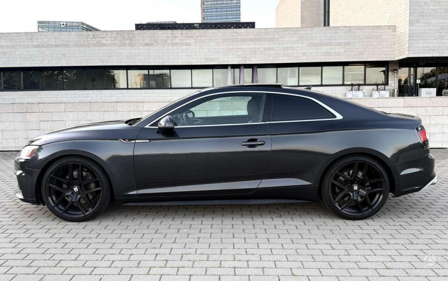 Grey Audi A5 2018 in Vilnius, with an engine capacity of 1.98 L and mileage of 142 thousand km for 16950 €, photo 5 on AUTOMOTO.COM.LV