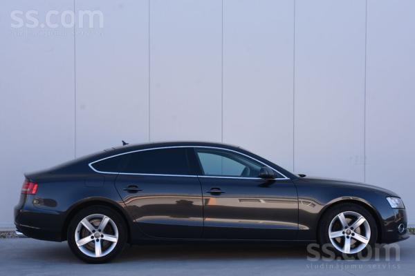 Pelēks Audi A5 2009 Rīga, ar dzinēja tilpumu 2.00 L un nobraukumu 180 tūkst. km par 7450 €, foto 5 vietnē AUTOMOTO.COM.LV