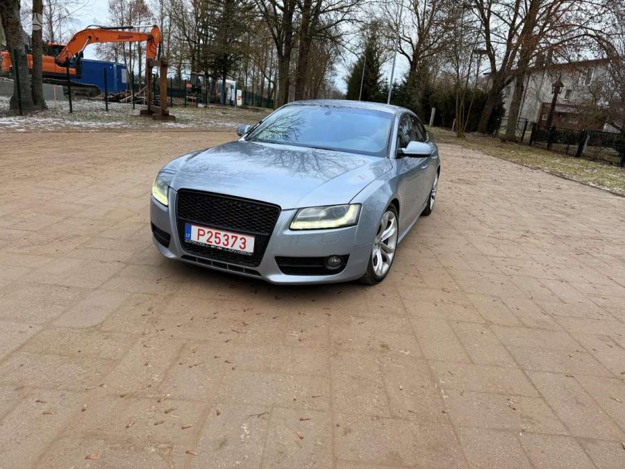 Pelēks Audi A5 2010 Šauļi, ar dzinēja tilpumu 3.00 L un nobraukumu 339 tūkst. km par 6850 €, foto 2 vietnē AUTOMOTO.COM.LV