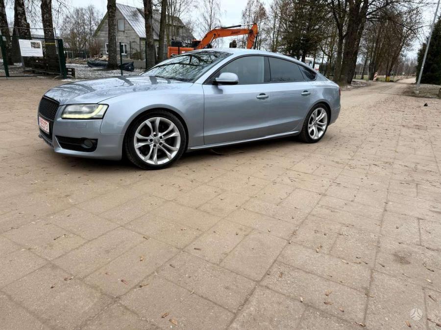 Pelēks Audi A5 2010 Šauļi, ar dzinēja tilpumu 3.00 L un nobraukumu 339 tūkst. km par 6850 €, foto 3 vietnē AUTOMOTO.COM.LV