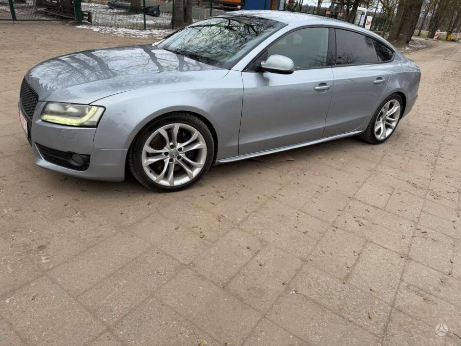 Pelēks Audi A5 2010 Šauļi, ar dzinēja tilpumu 3.00 L un nobraukumu 339 tūkst. km par 6850 €, foto 7 vietnē AUTOMOTO.COM.LV