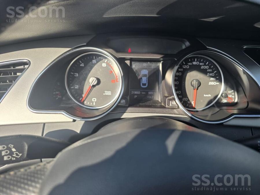 Grey Audi A5 2010 in Madona, with an engine capacity of 2.00 L and mileage of 220 thousand km for 8500 €, photo 10 on AUTOMOTO.COM.LV
