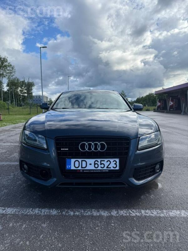 Pelēks Audi A5 2010 Aizkraukle, ar dzinēja tilpumu 3.00 L un nobraukumu 328 tūkst. km par 9800 €, foto 1 vietnē AUTOMOTO.COM.LV