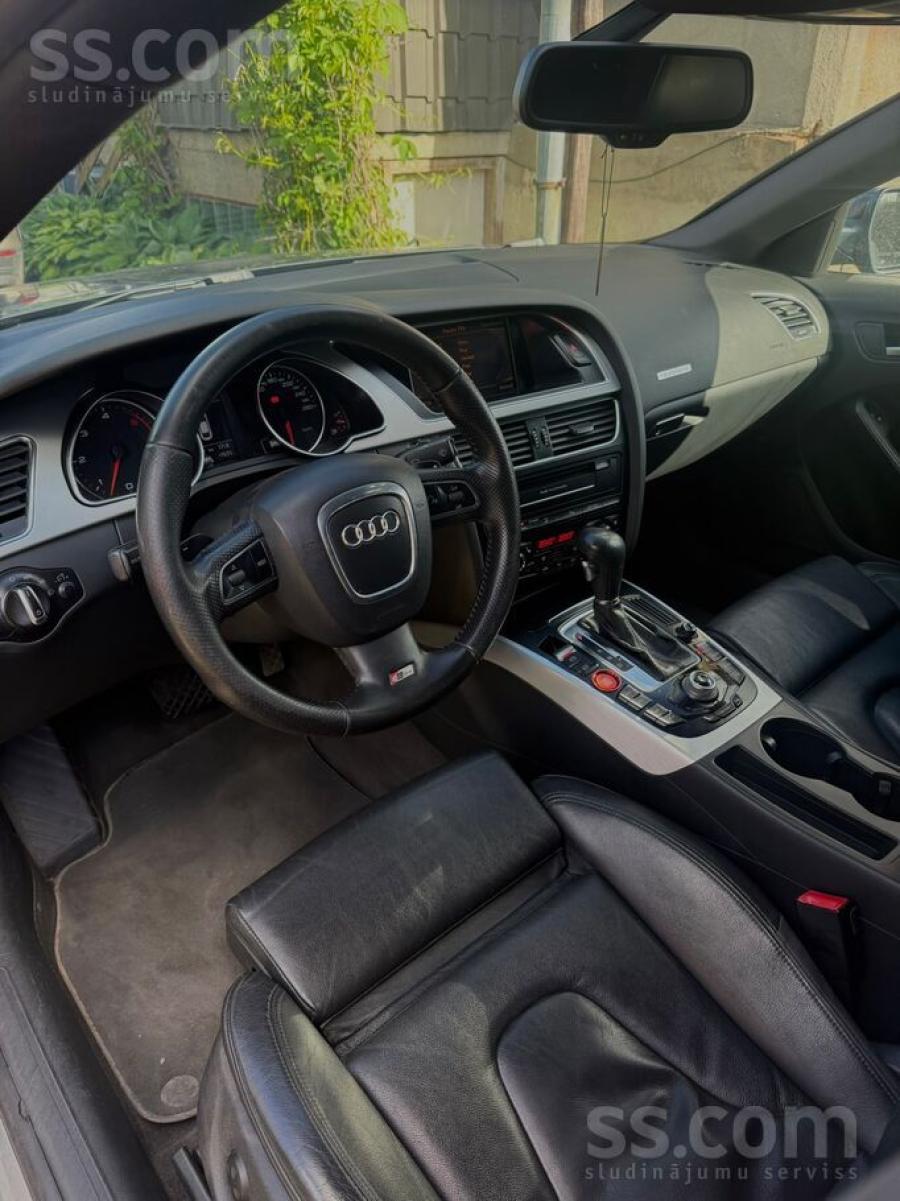Pelēks Audi A5 2010 Aizkraukle, ar dzinēja tilpumu 3.00 L un nobraukumu 328 tūkst. km par 9800 €, foto 10 vietnē AUTOMOTO.COM.LV