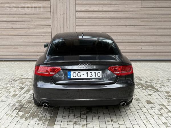 Pelēks Audi A5 2010 Jelgava, ar dzinēja tilpumu 3.00 L un nobraukumu 297 tūkst. km par 7950 €, foto 8 vietnē AUTOMOTO.COM.LV