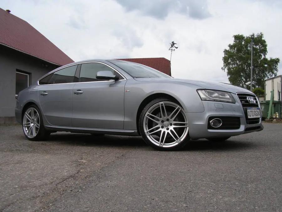 Pelēks Audi A5 2010 Sigulda, ar dzinēja tilpumu 3.00 L un nobraukumu 258 tūkst. km par 10950 €, foto 3 vietnē AUTOMOTO.COM.LV