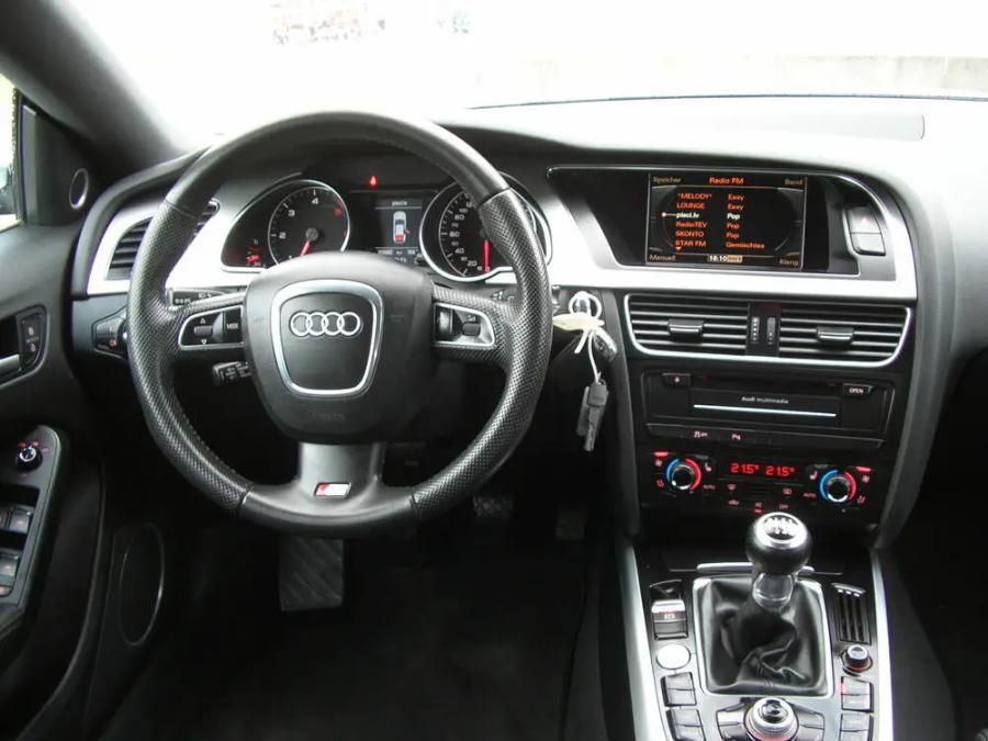 Pelēks Audi A5 2010 Sigulda, ar dzinēja tilpumu 3.00 L un nobraukumu 258 tūkst. km par 10950 €, foto 16 vietnē AUTOMOTO.COM.LV