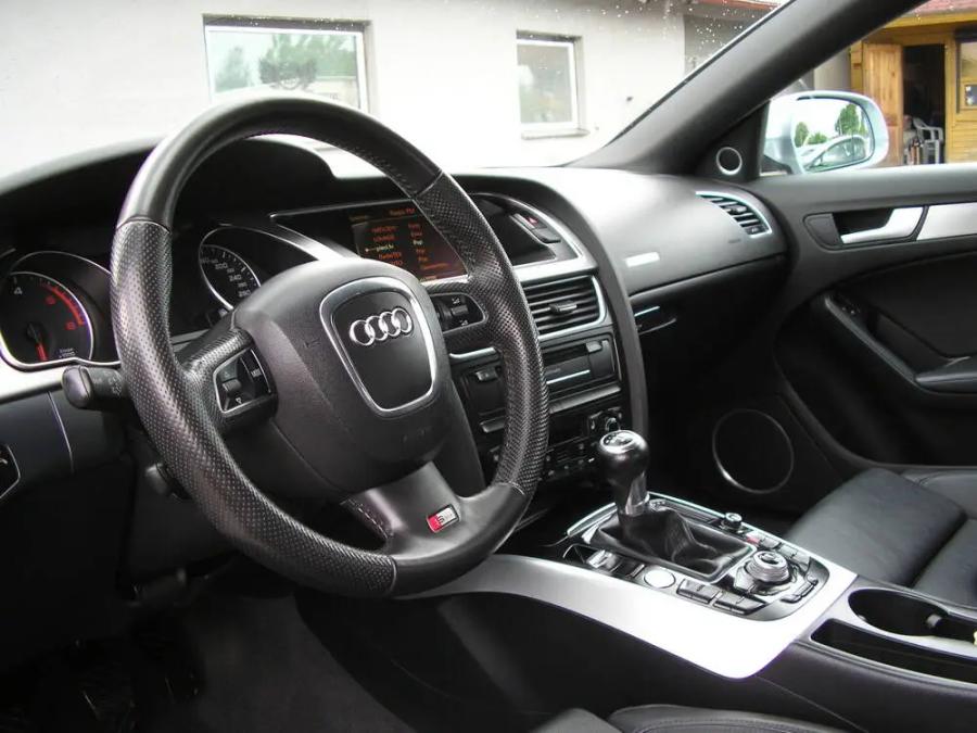 Pelēks Audi A5 2010 Sigulda, ar dzinēja tilpumu 3.00 L un nobraukumu 258 tūkst. km par 10950 €, foto 20 vietnē AUTOMOTO.COM.LV