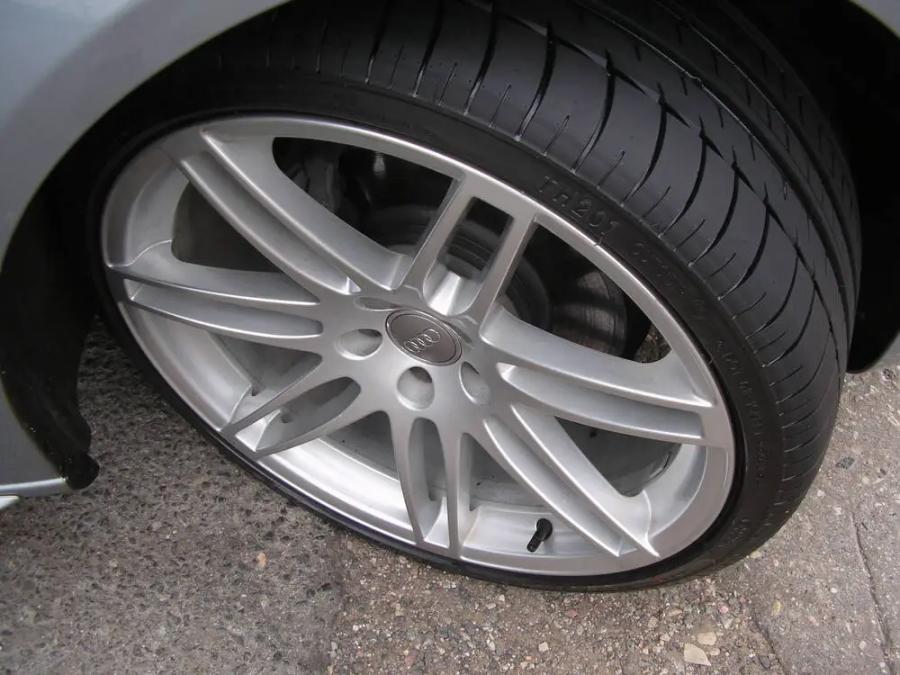 Pelēks Audi A5 2010 Sigulda, ar dzinēja tilpumu 3.00 L un nobraukumu 258 tūkst. km par 10950 €, foto 35 vietnē AUTOMOTO.COM.LV