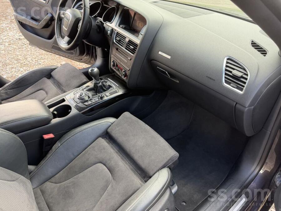 Pelēks Audi A5 2010 Rēzekne, ar dzinēja tilpumu 2.00 L un nobraukumu 0 tūkst. km par 6750 €, foto 16 vietnē AUTOMOTO.COM.LV