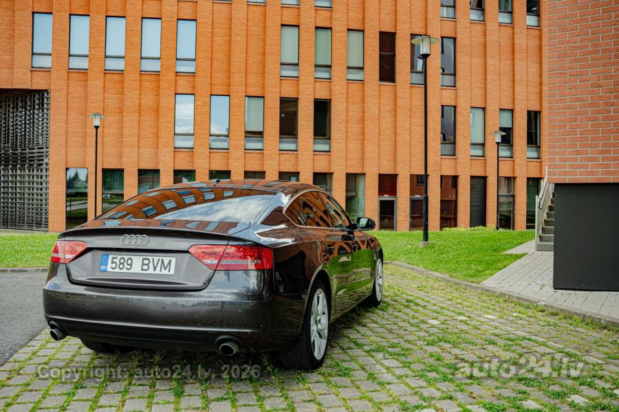 Pelēks Audi A5 2010 Tallina, ar dzinēja tilpumu 2.70 L un nobraukumu 354 tūkst. km par 6500 €, foto 7 vietnē AUTOMOTO.COM.LV